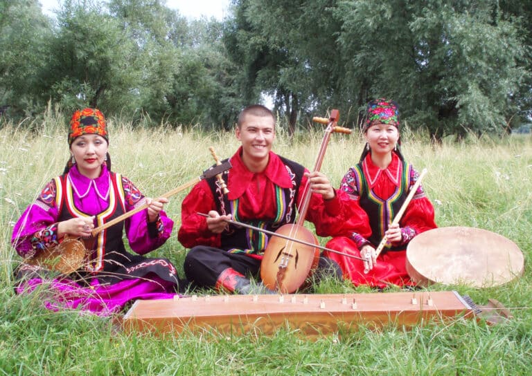 The Talking Khakas Phrasebook